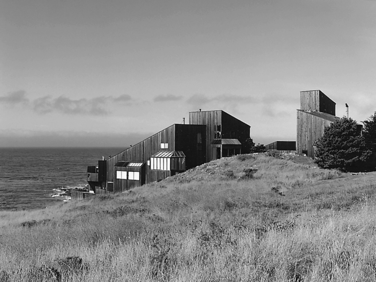 One of our architecture favorites: The Sea Ranch in California, USA